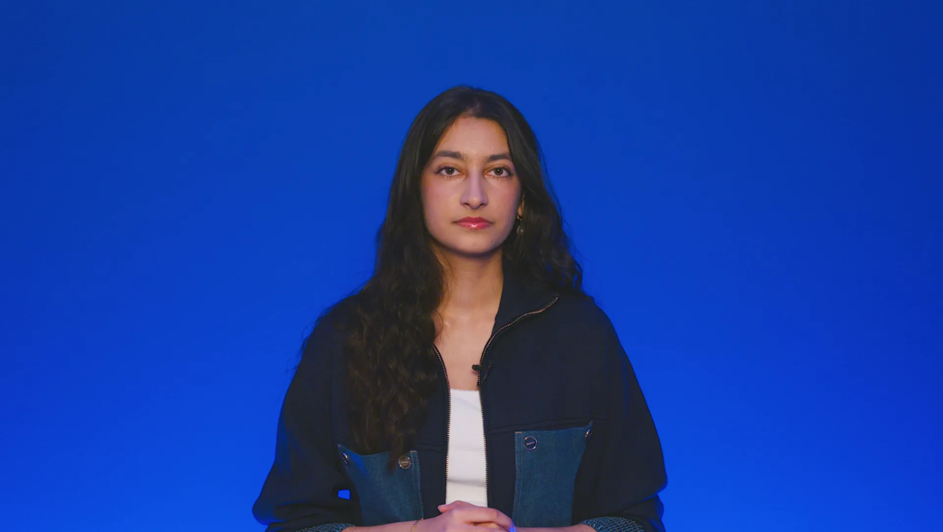Elvira (18) groeit op tussen twee culturen: ‘In Nederland ben je ...