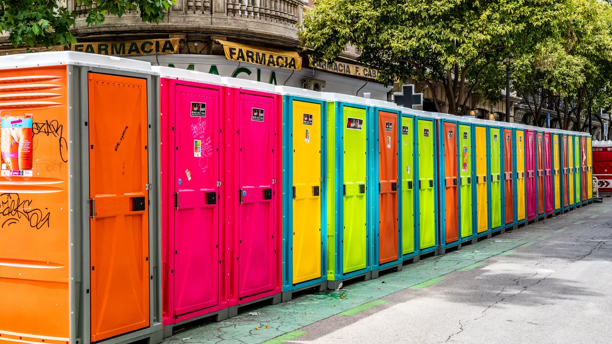 Waarom doen we zo moeilijk over poepen? - BNNVARA